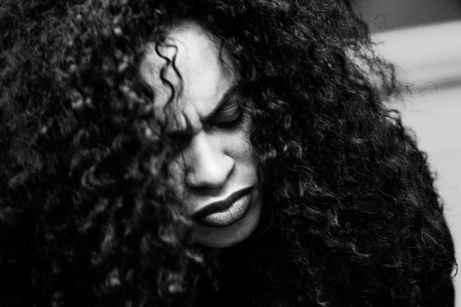 Nicole Bus, singer- songwriter - Jet van Gaal - Photography